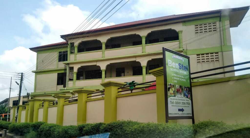 Ortaokul BenStel School System, Kumasi, foto