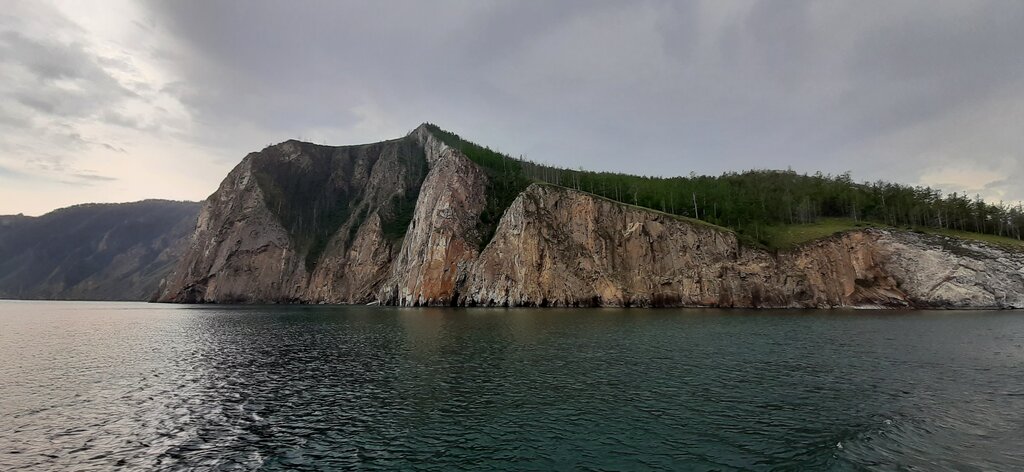 Dağ zirvesi Гора Раба 762 метра, İrkutskaya oblastı, foto