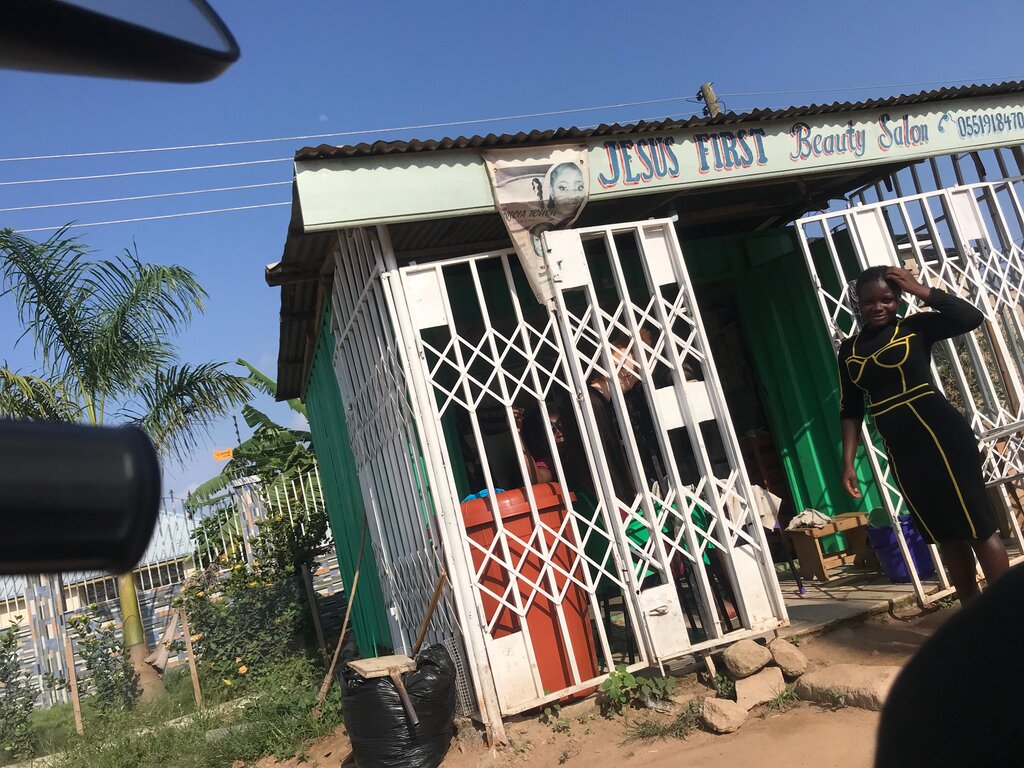 Kuaförler Jesus First Beauty Salon, Dünya, foto