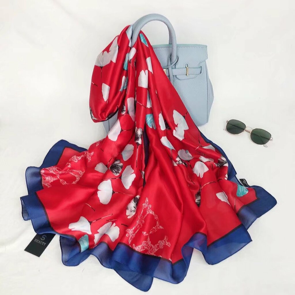 Şapka satan mağazalar Madame de Poly, Perm, foto