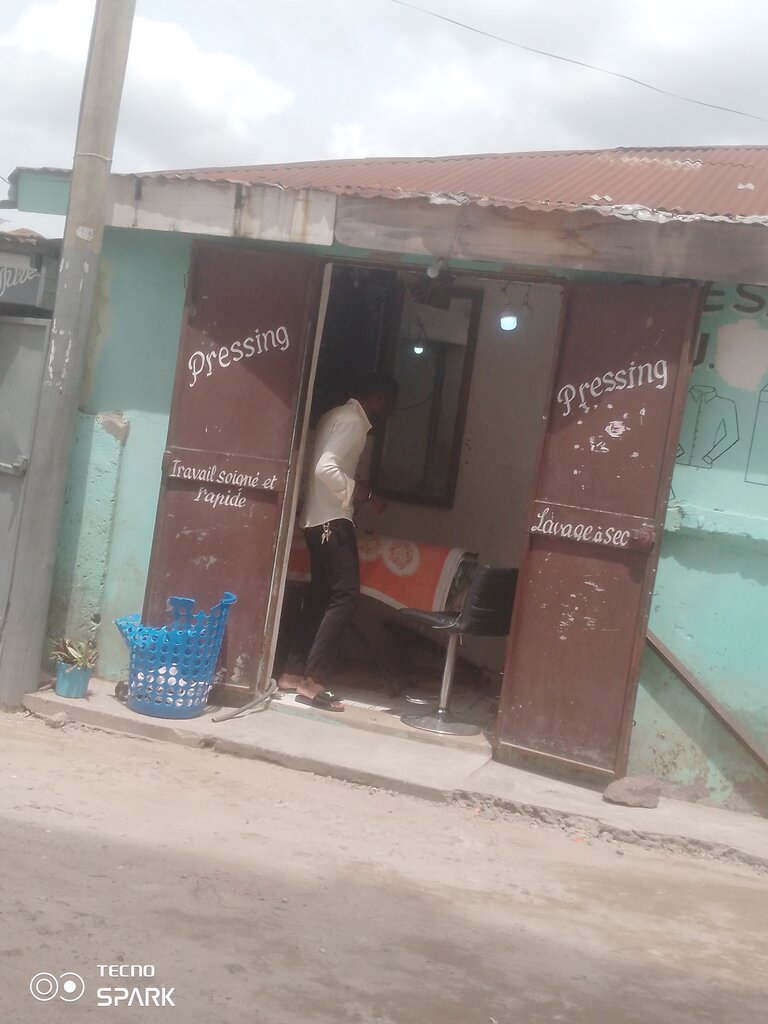 Çamaşırhaneler Pressing, Brazzaville, foto