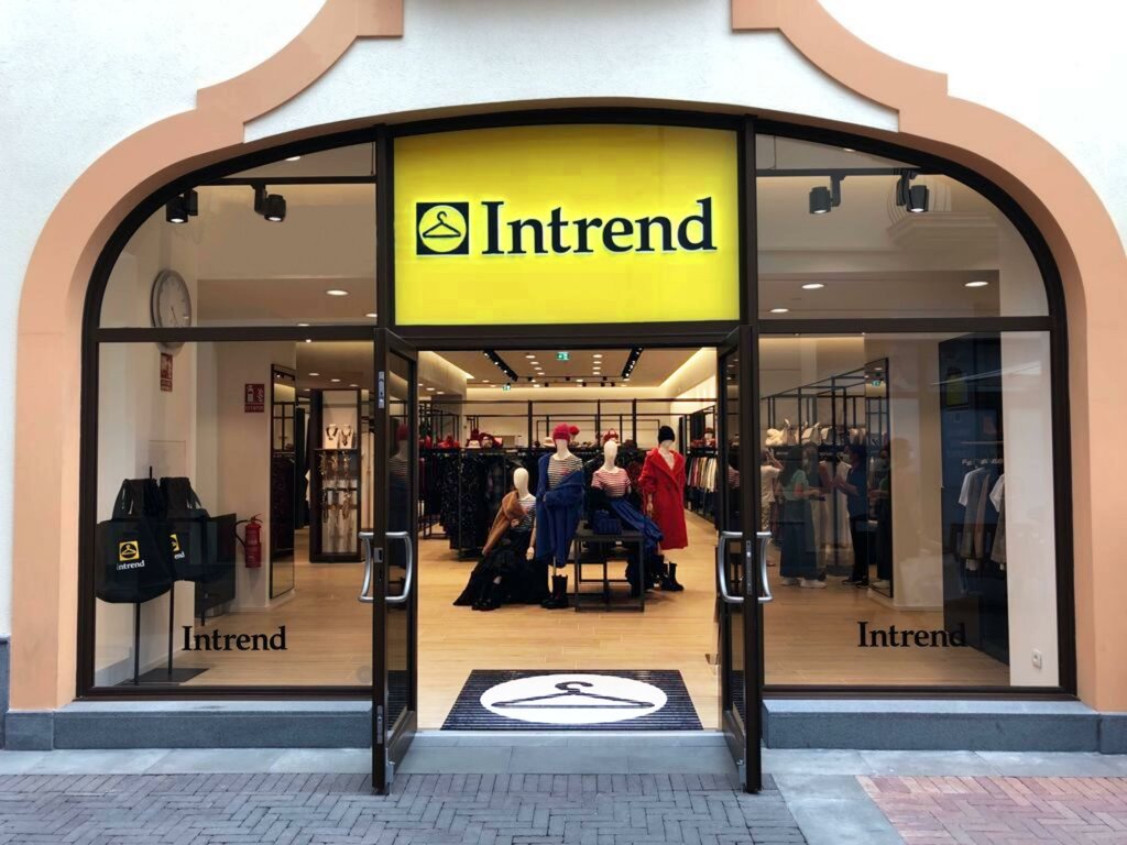 Giyim mağazası Intrend, Endülüs, foto