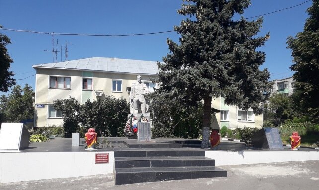 Anıt, heykel Вечный огонь, Belgorodskaya oblastı, foto