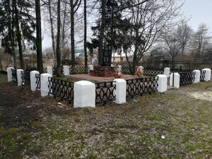 Мемориал погибшим воинам (Nizhniy Novgorod Region, munitsipalny okrug Bor, derevnya Zolotovo), anıt, heykel  Nijegorodskaya oblastından