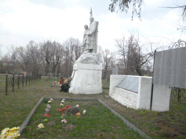 Anıt, heykel Воинское захоронение № 5-14-б, Tulskaya oblastı, foto