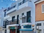 Zenbeach 1a playa Carihuela (Calle Chiriva No:6, Torremolinos), otel  Torremolinos'tan