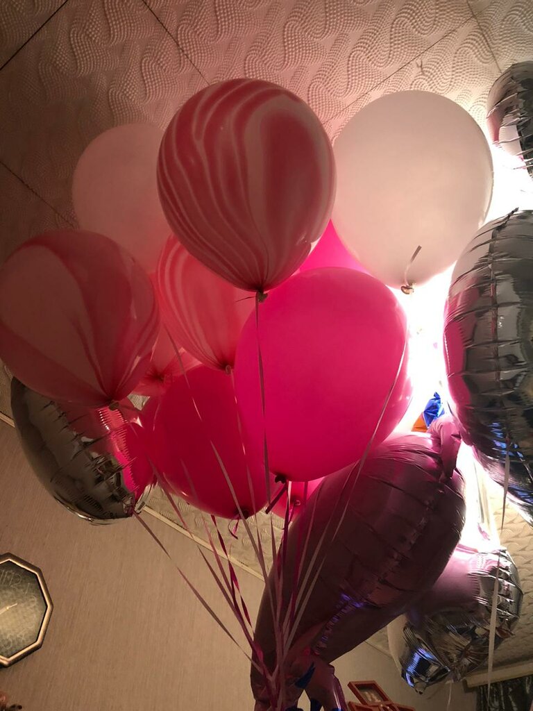 Kutlama ürünleri Wow. Shar, Vysokovsk, foto