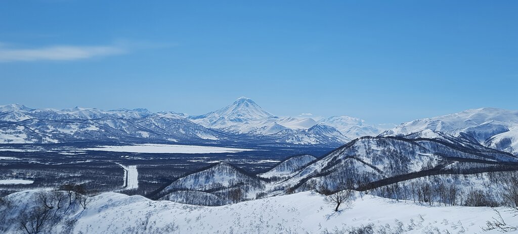 Dağ zirvesi Гора Микижинский мыс 570 метров, Kamçatski krayı, foto