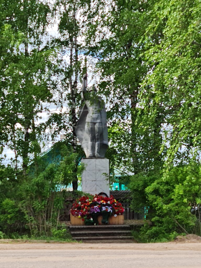 Anıt, heykel Памятник неизвестному солдату, Kirovskaya oblastı, foto