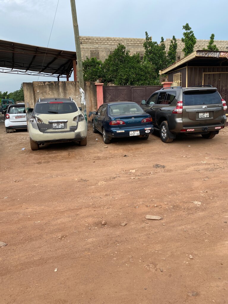 Boya ekipmanları Korley Kojo Car Spraying Center, Akra, foto