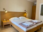 Beliy parus (Fruktovaya ulitsa No:5/2, posyolok Vardane), otel  Soçi'den