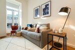Graceful Design Studio with Romantic View (Lisboa, Parish of Santa Maria Maior), otel  Lizbon'dan
