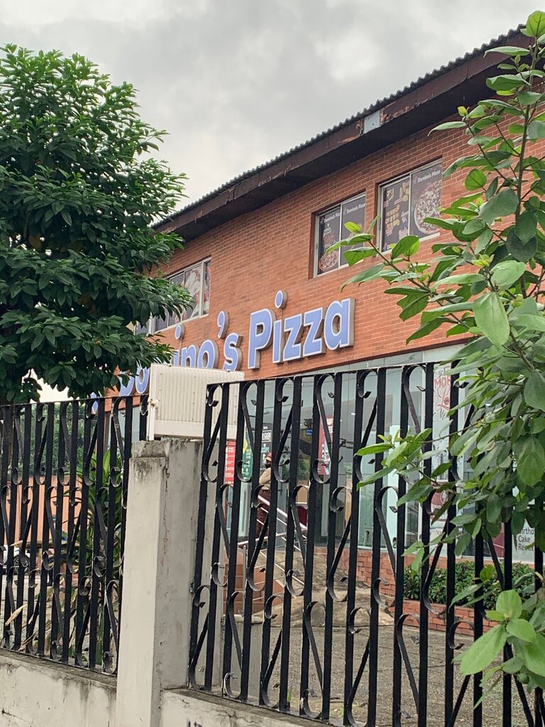 Pizzacılar Domino’s pizza, Lagos, foto