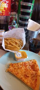 Sushi & Pizza (Dmitrovskoye Highway No:169к6), kafe  Moskova'dan
