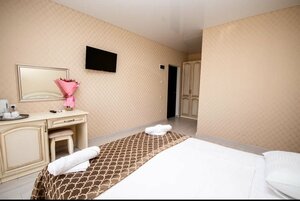 Aristokrat (улица Дегтярёва No:19, посёлок городского типа Новофёдоровка), otel  Kırım Cumhuriyeti'nden