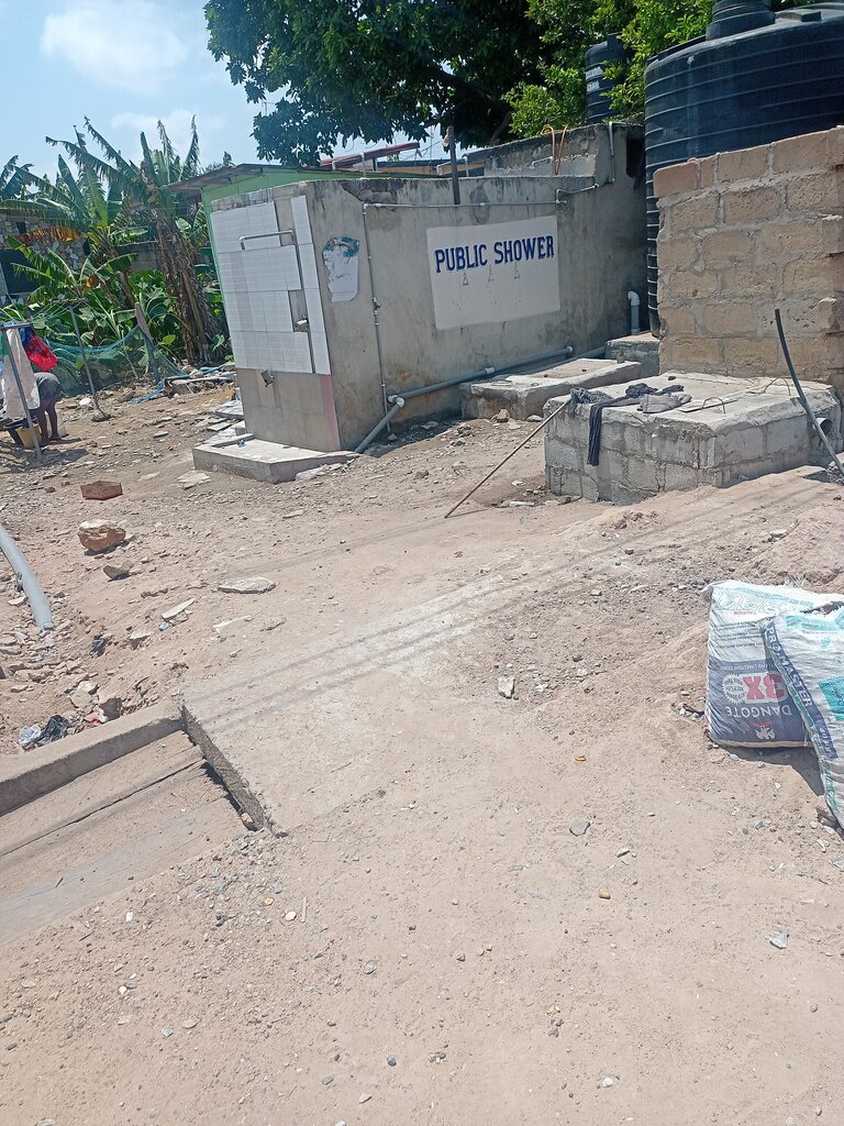 Tuvalet Public shower, Akra, foto