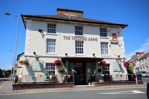 Thomas Arms Hotel (Wales, Carmarthenshire, Llanelli, Hall Street), bar