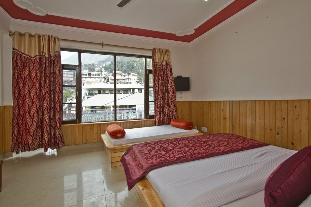 Otel Oyo 4605 Hotel Aakarsh, Dharamsala, foto