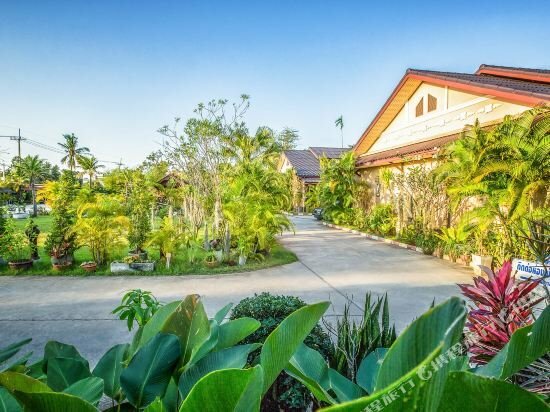 Otel Baan Suan Rim Num Resort, Surat Thani, foto