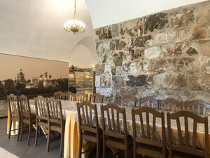 Трапезная (Tikhvinskaya ulitsa No:1с8, Tikhvin), kafe  Tixvin'den