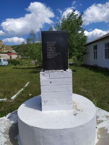 Стела (Republic of Daghestan, Akushinskiy rayon, selo Alikhanmakhi), anıt, heykel  Dağıstan'dan