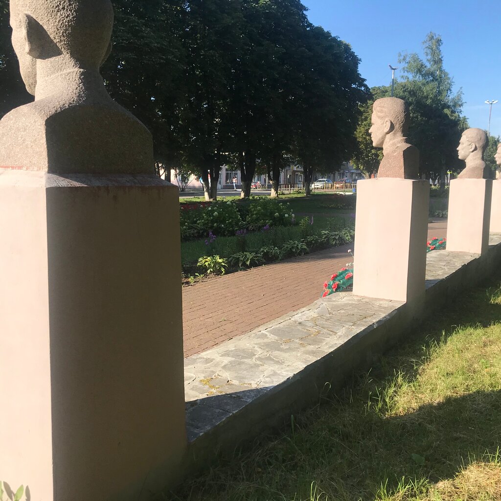 Anıt, heykel Бюст Хараборкину Г.Ф., Trubçevsk, foto