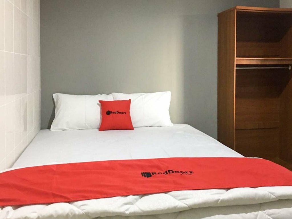 Otel RedDoorz @ Citraland Surabaya, Surabaya, foto