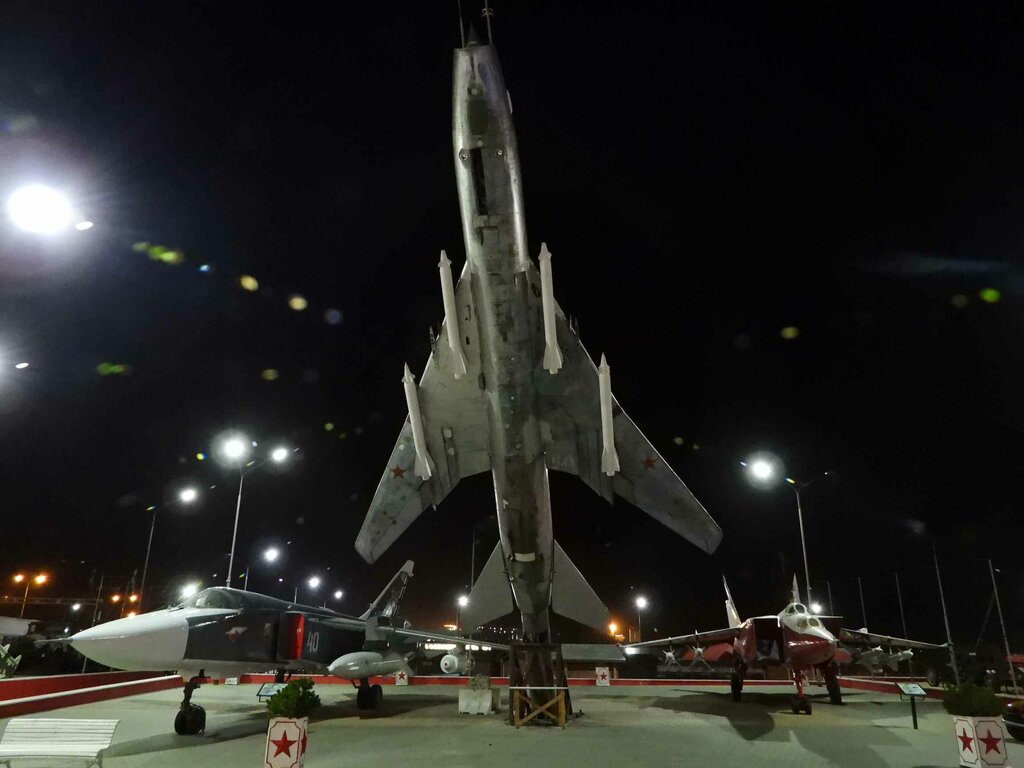 Teknoloji anıtı Самолёт Су-17М4, Kamensk‑Şahtinski, foto