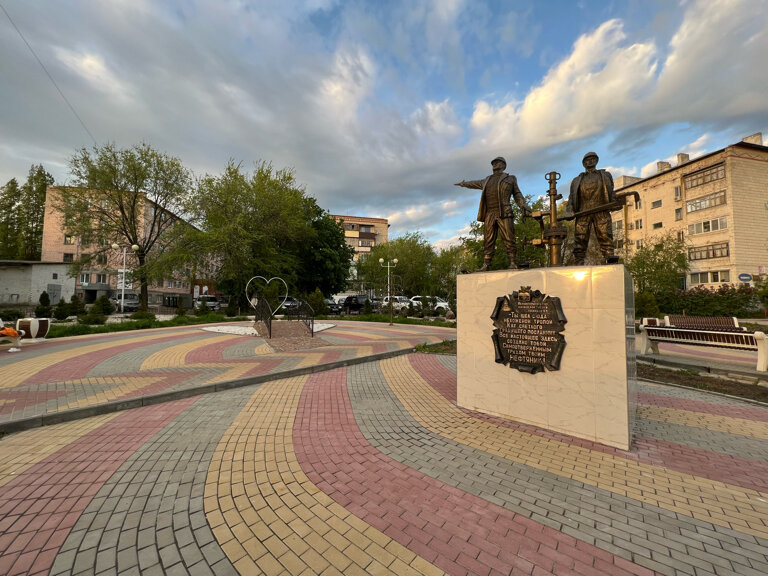 Kültür ve eğlence parkları сквер Нефтяник, Jirnovsk, foto