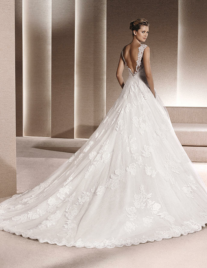 Abiye mağazaları Pronovias, Yekaterinburg, foto