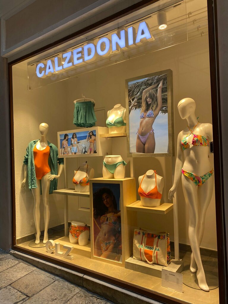 Giyim mağazası Calzedonia, Dünya, foto