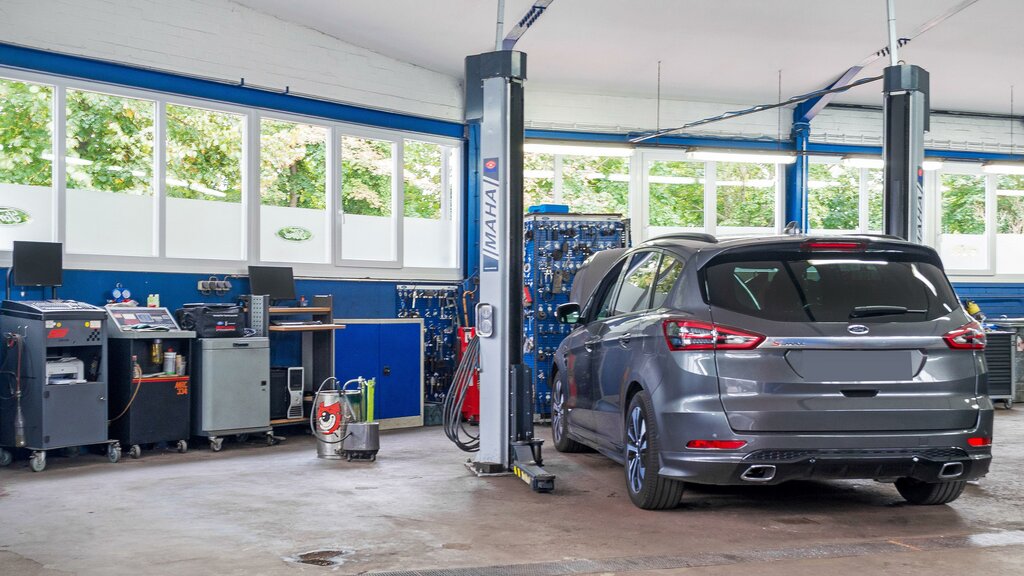 Otomobil servisi Autohaus Körfer GmbH, Kuzey Ren‑Vestfalya, foto