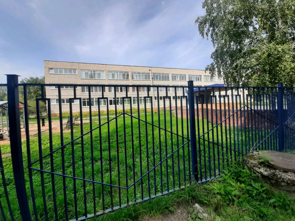 Ortaokul Munitsipalnoye avtonomnoye obrazovatelnoye uchrezhdeniye Srednyaya obshcheobrazovatelnaya shkola № 3 bazovaya shkola, Krasnokamsk, foto
