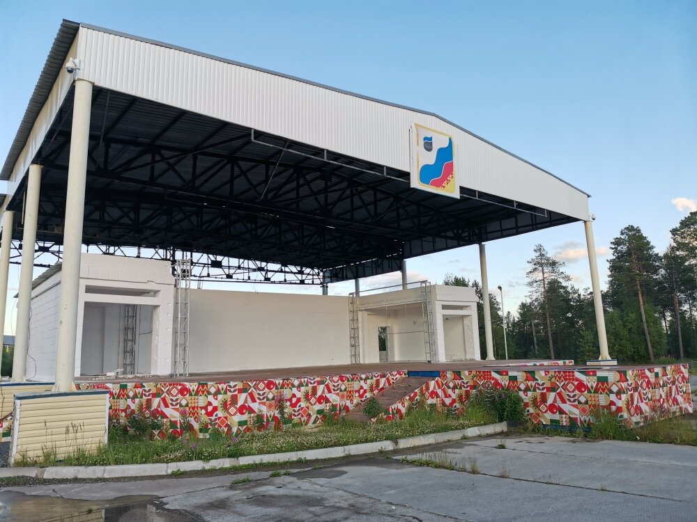Konser salonları Уличная сцена ПКиО Юбилейный, Gubkinski, foto