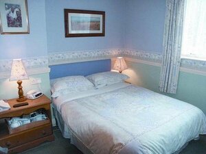 Compton House (England, Leeds, Compton), otel