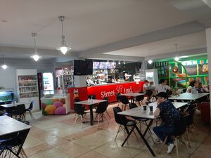 Street Food (Krasnaya Presnya Street No:33), kafe  Tynda'dan