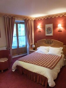 Hôtel le Bois Joli (Occitanie, Hautes-Pyrénées, Arrondissement d'Argelès-Gazost, Cauterets, Place Maréchal Foch, 1), otel