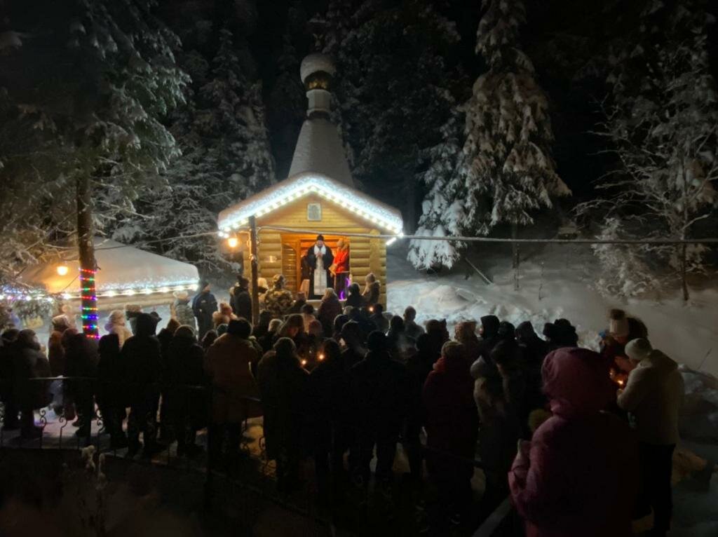 Şapel, haç anıtı Часовня Николая Чудотворца, Vologodskaya oblastı, foto