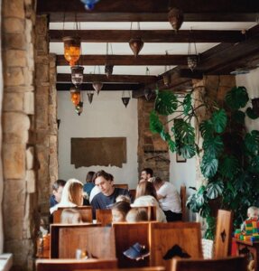 Meraba (набережная Пушкина No:20А, посёлок городского типа Гурзуф), restoran  Kırım Cumhuriyeti'nden