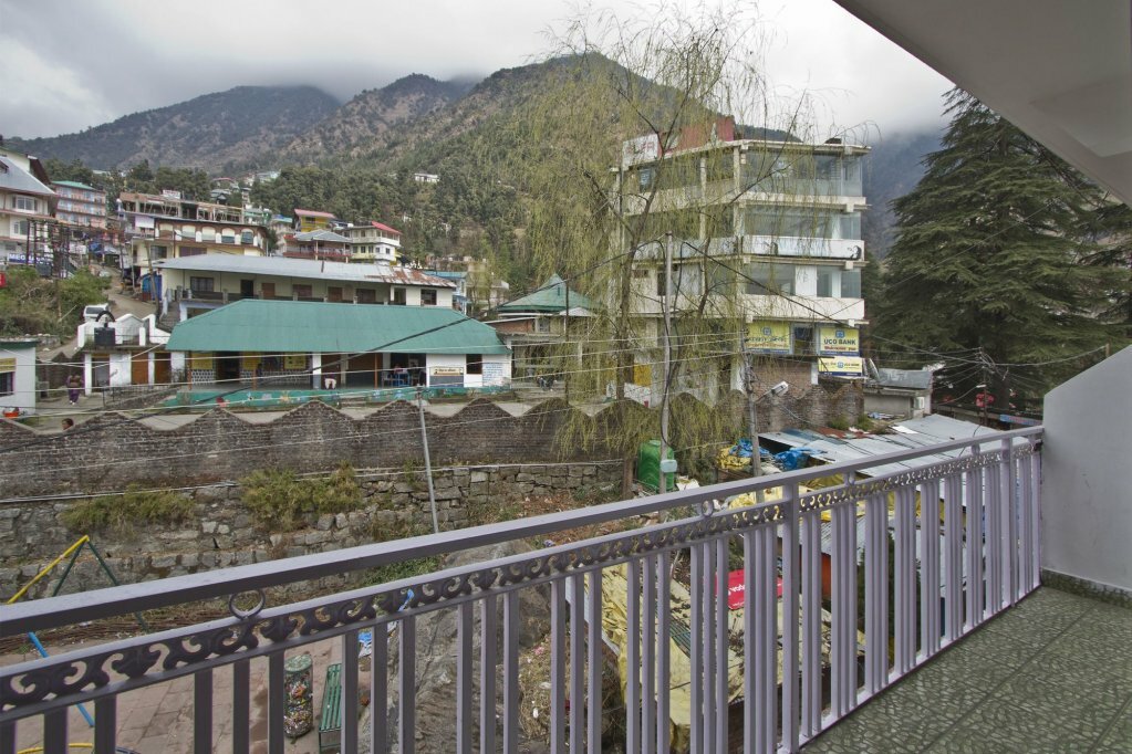 Otel Oyo 4605 Hotel Aakarsh, Dharamsala, foto