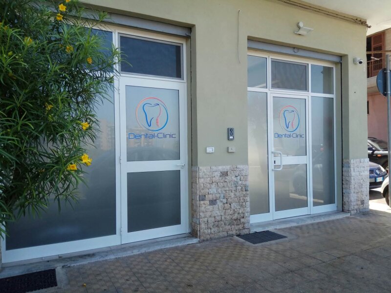 Özel ağız ve diş sağlığı klinikleri ve muayenehaneleri Dental Clinic Bagheria, Sicilya, foto