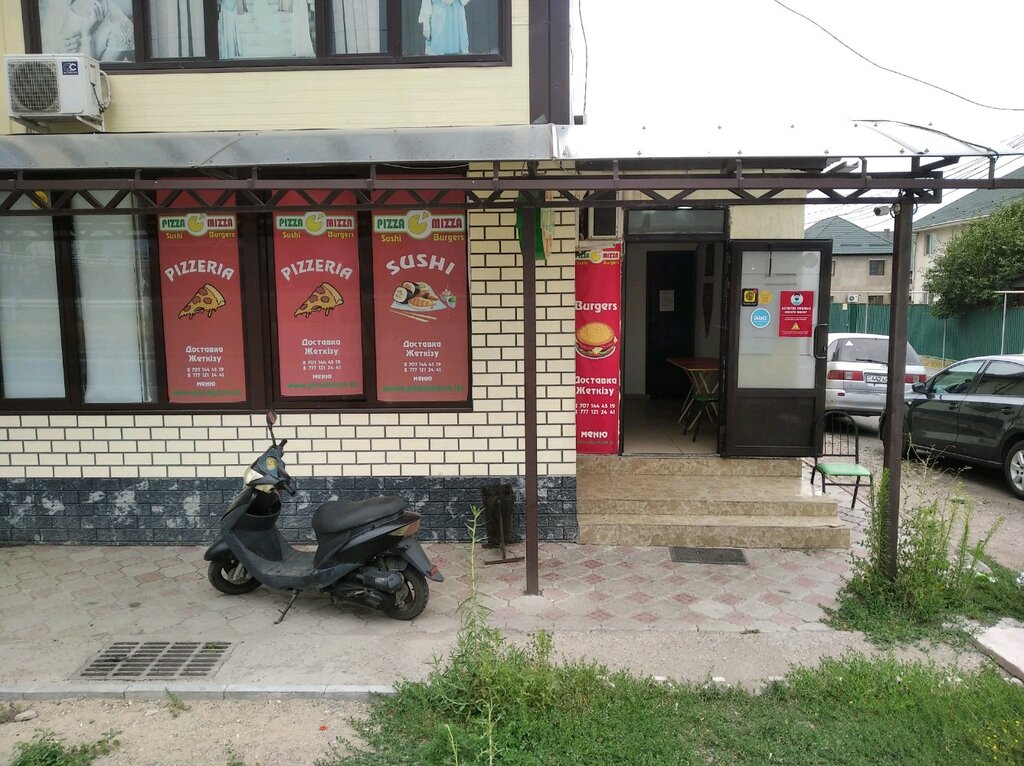 Pizzacılar Pizza Mizza, Almatı, foto