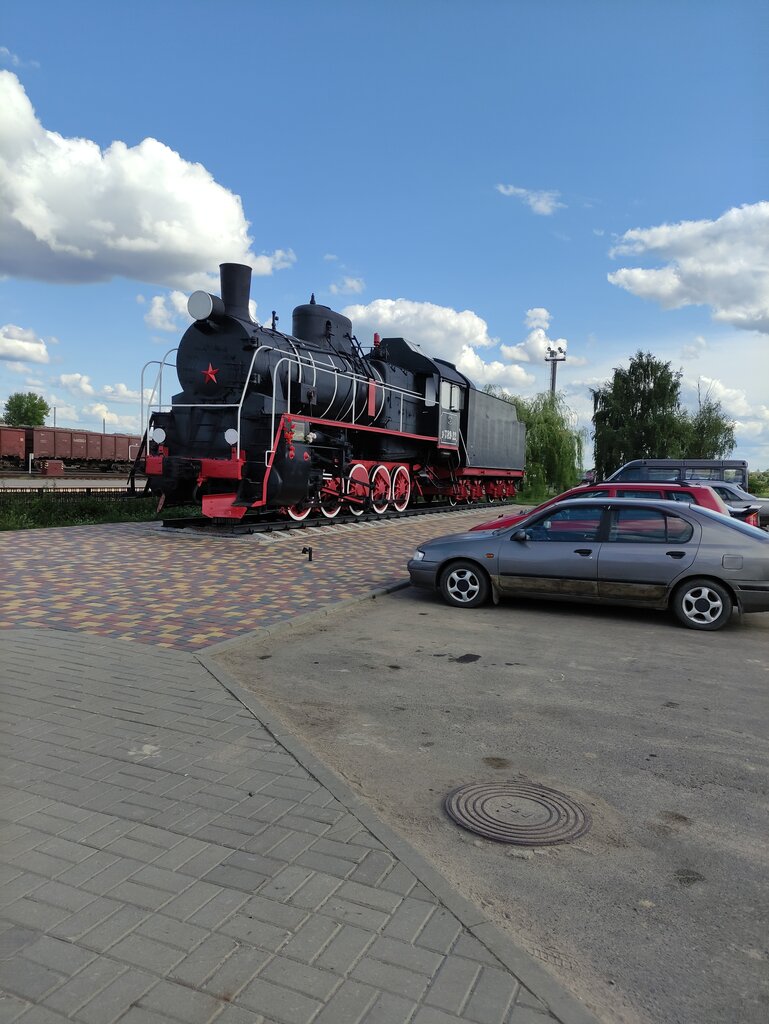 Turistik yerler Памятник Паровозу Эр-789-22, Krichev, foto