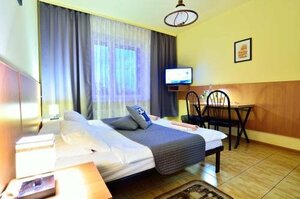 Hotel Gracja (Silesian Voivodeship, Powiat Gliwicki, miasto Sośnicowice), otel  Kuznia Raciborska'dan