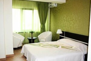 Hotel Prestige (Constanţa, Constanţa, bulevardul Mamaia), otel  Constantsa'dan