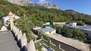 Gostevoi dom Na Izergina 3 (улица Изергина No:3), otel  Alupka'dan