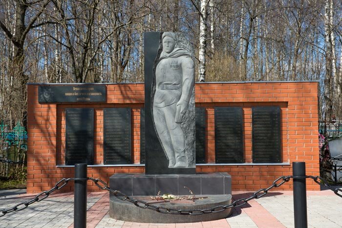 Anıt, heykel Братская могила советских воинов, павших в боях с фашистами, Lixoslavl, foto