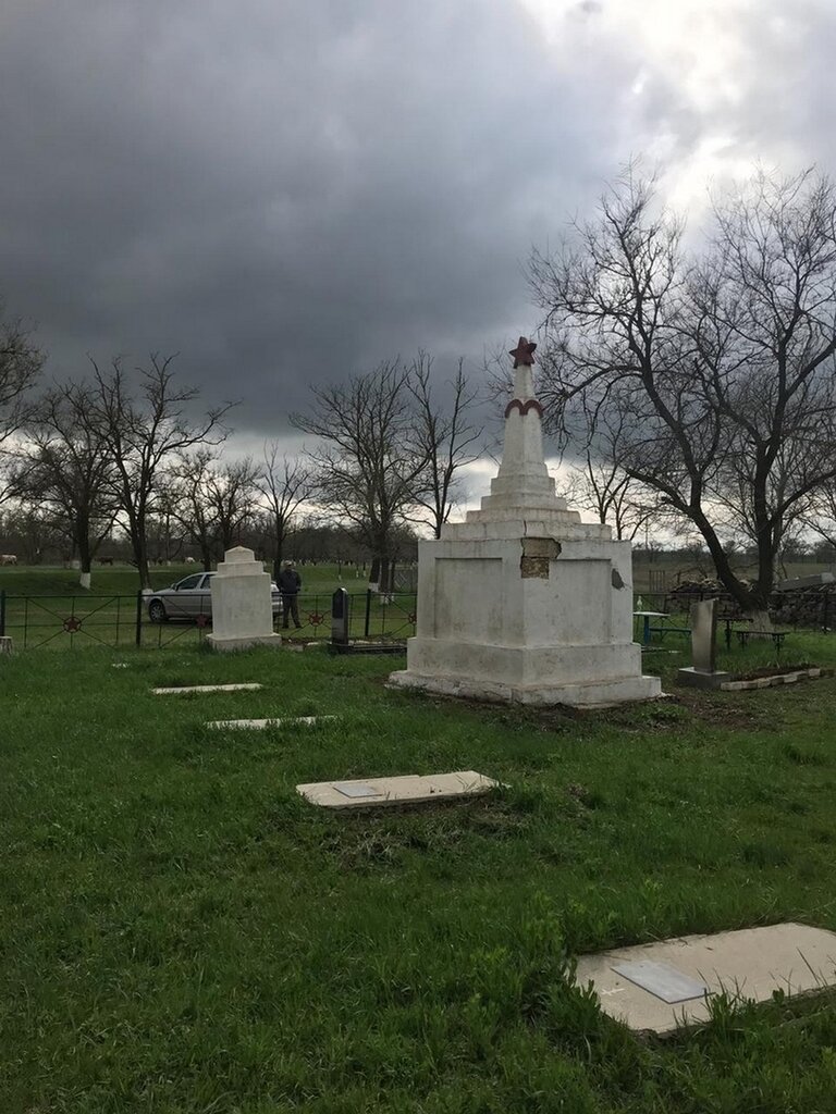 Anıt, heykel Обелиск в память Полины Климовны Сагайдак, Stavropolski krayı, foto