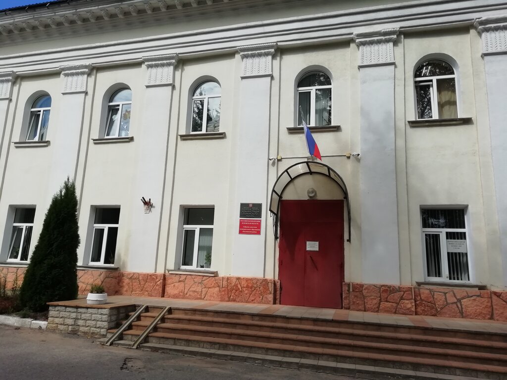 Kerestecilik, ağaç satışı Palkinsky leskhoz, Pskovskaya oblastı, foto