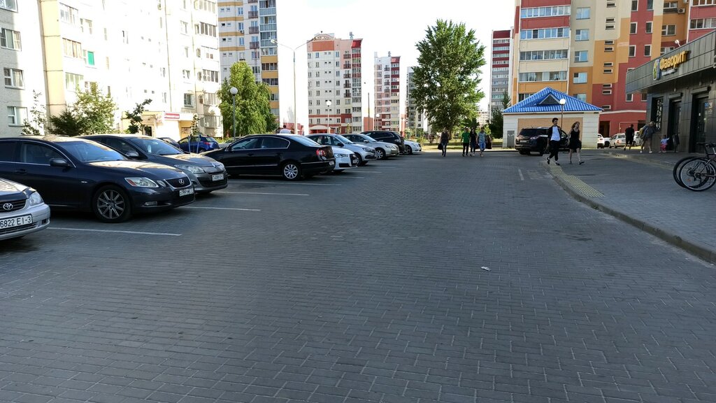 Otoparklar Автомобильная парковка, Gomel, foto